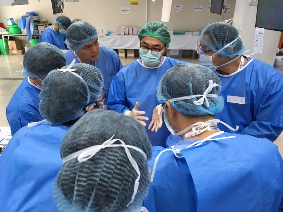 [DePuy Synthes Institute] 카데바 워크샵에서 연자로 발표 - 학술활동